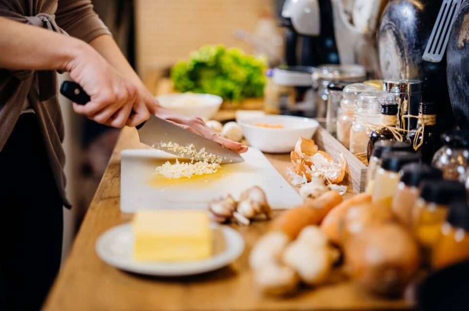 Ajo en polvo frente a ajo picado: Todo lo que necesita saber - NewFoodHub